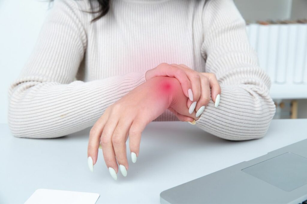 Arthritis Of The Hand: Symptoms, Types & Treatments - Alpha Nutrition
